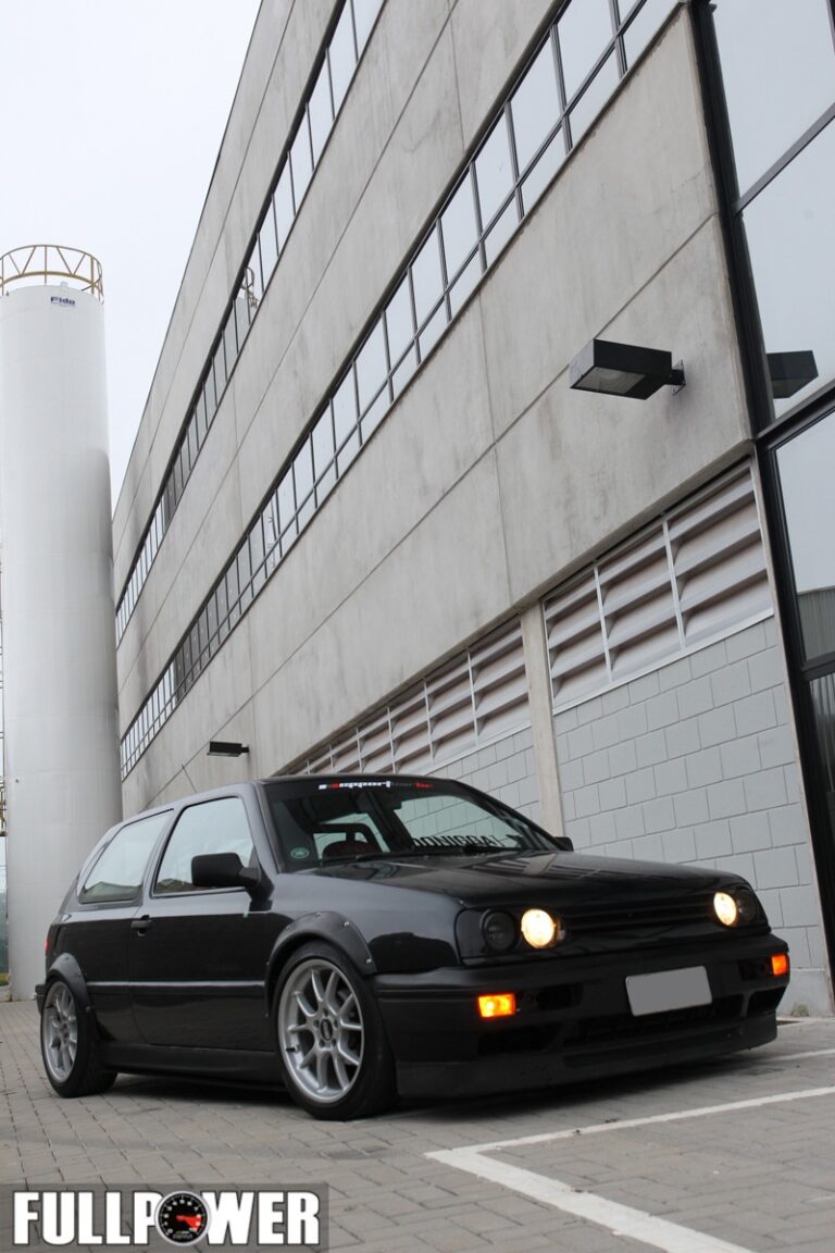 VW Golf GTI MK3 ganha diversas modificações para ficar como o dono ...
