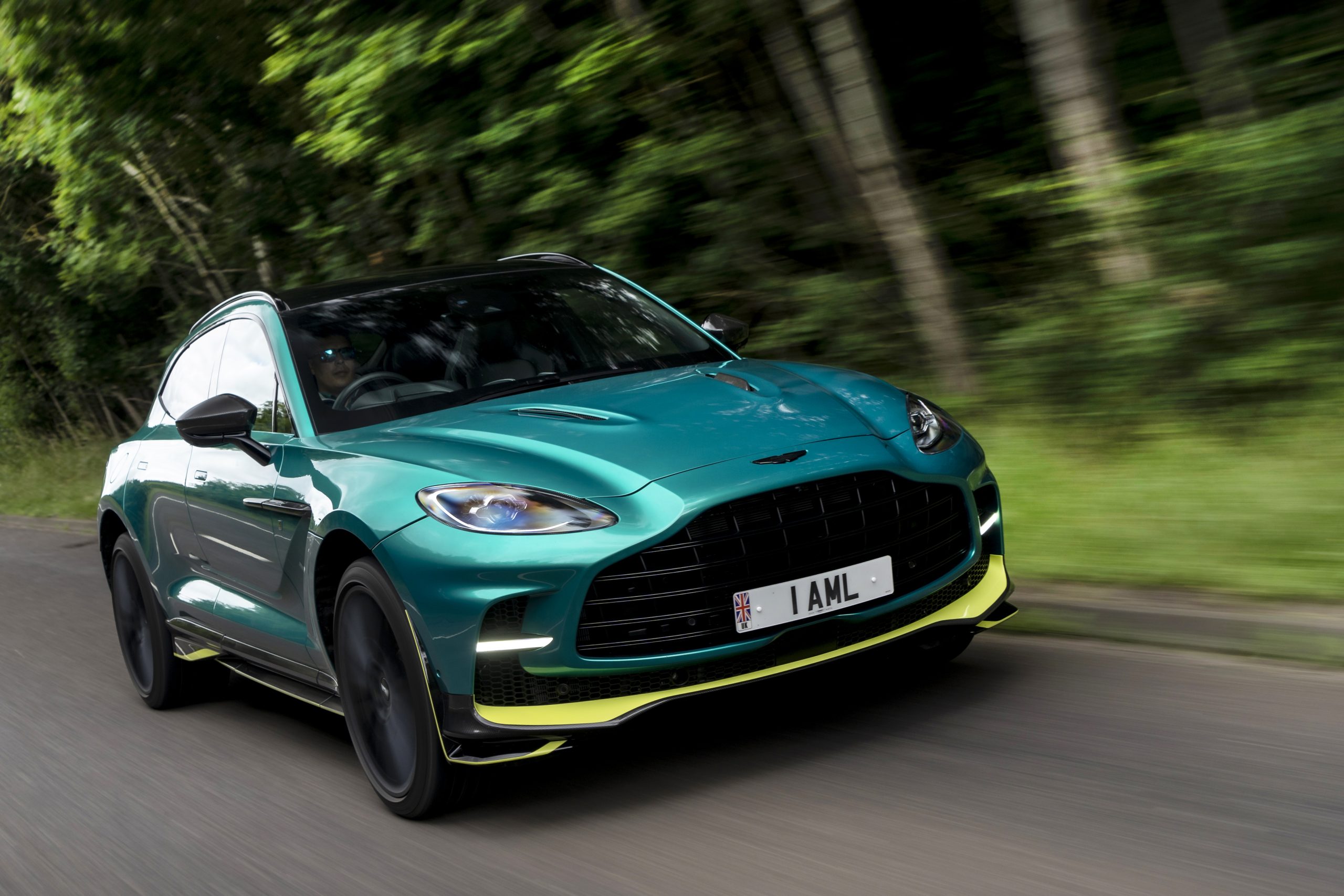 ALONSO GANHA DBX 707 COMO PRESENTE DA ASTON MARTIN F1 - Revista ...