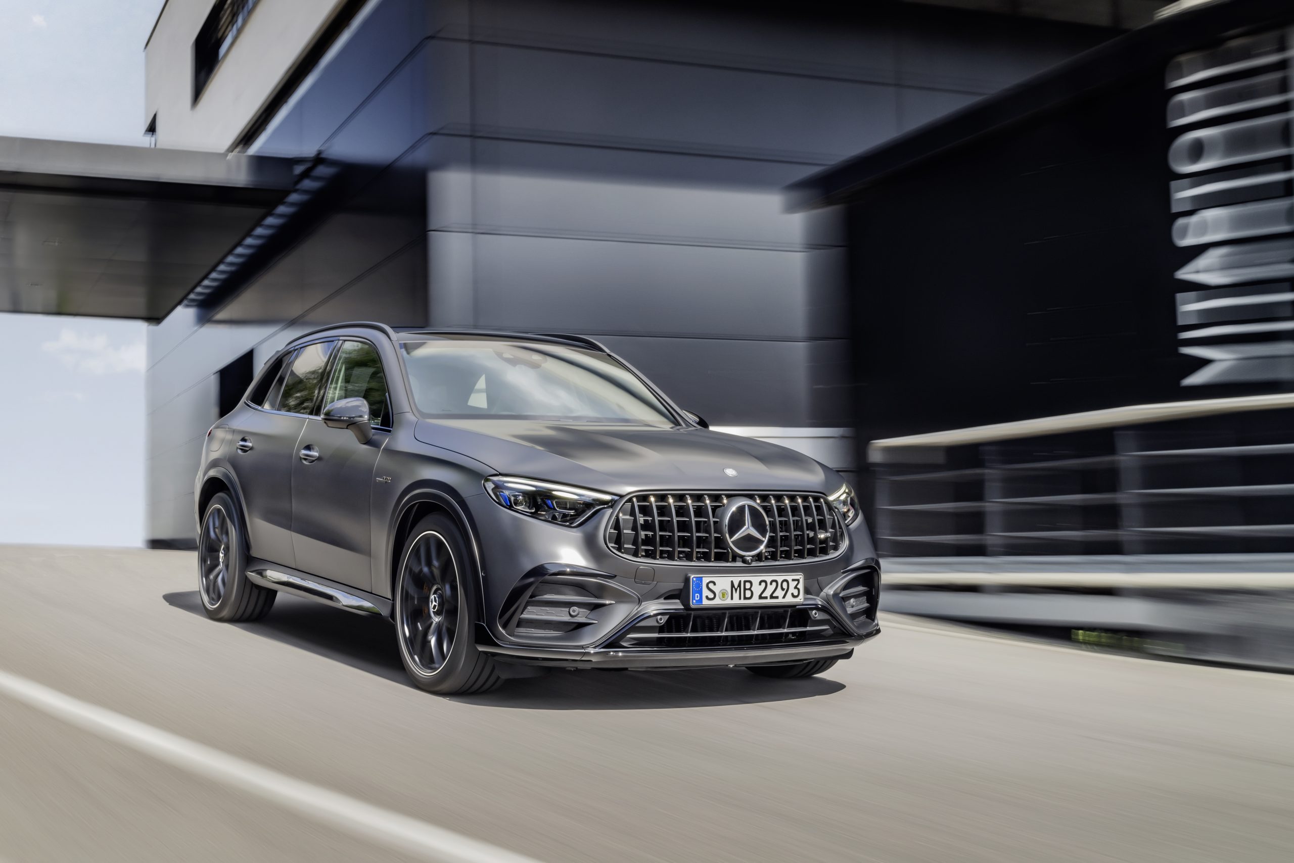 MERCEDES GLC GANHA NOVA GERAÇÃO COM TECNOLOGIAS DA FÓRMULA 1 E 680 CV ...