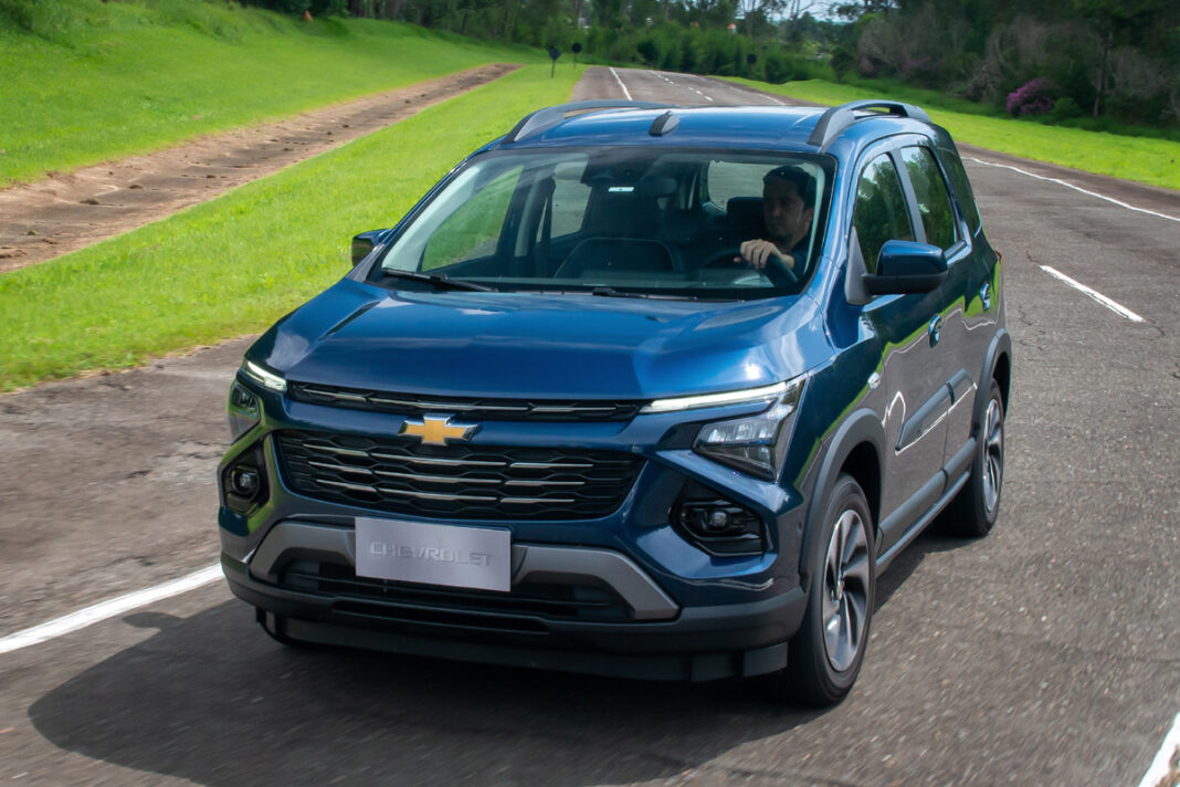 Design reformulado, mesmo motor: Chevrolet mostra o novo Spin por ...