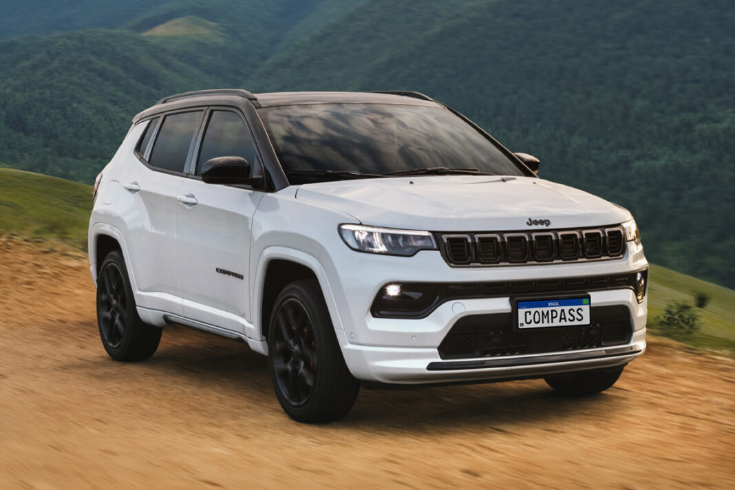Jeep Compass com motor Hurricane de 272 cv dá um show em performance ...